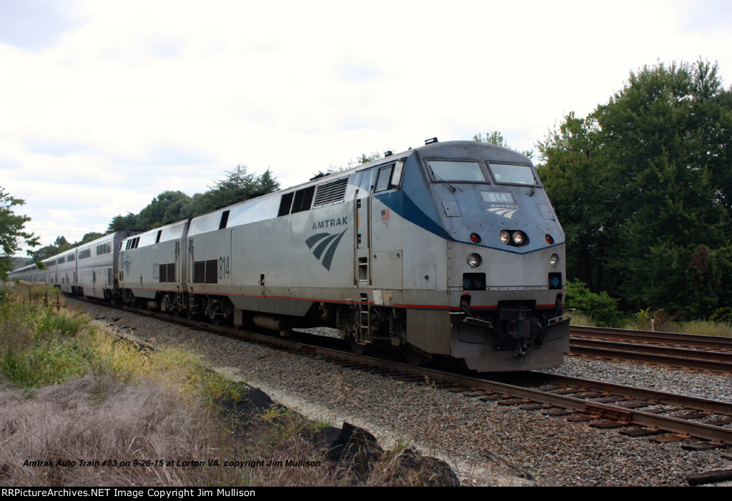 AMTK engine 814 on Auto Train 53 moving south out of the station siding